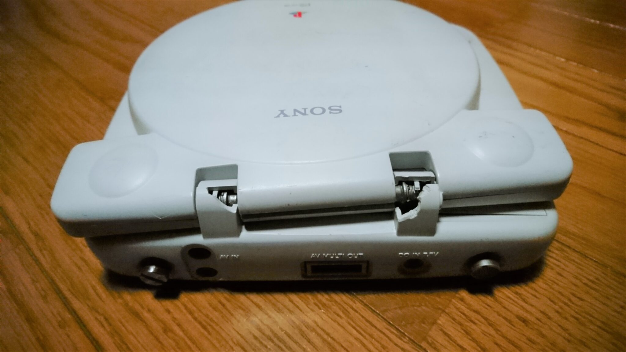 ジャンク品で購入したヒンジ部分破損の『PSoneモニター』を分解！ | よぴかりさん