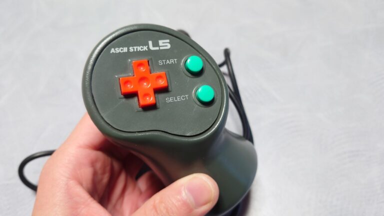 ファミコンのゲームを片手で操作できる『ASCII STICK L5』を分解清掃！ | よぴかりさん